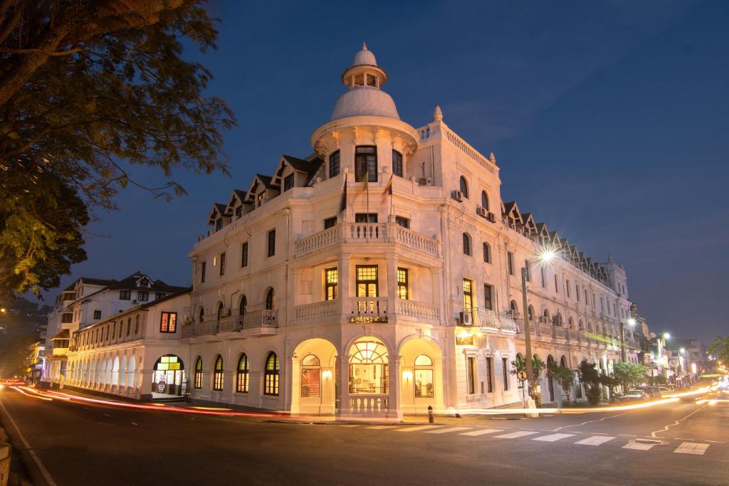 Kandy, Sri Lanka: Luxury 4-star Queen's Hotel Kandy - 160 Years Of ...