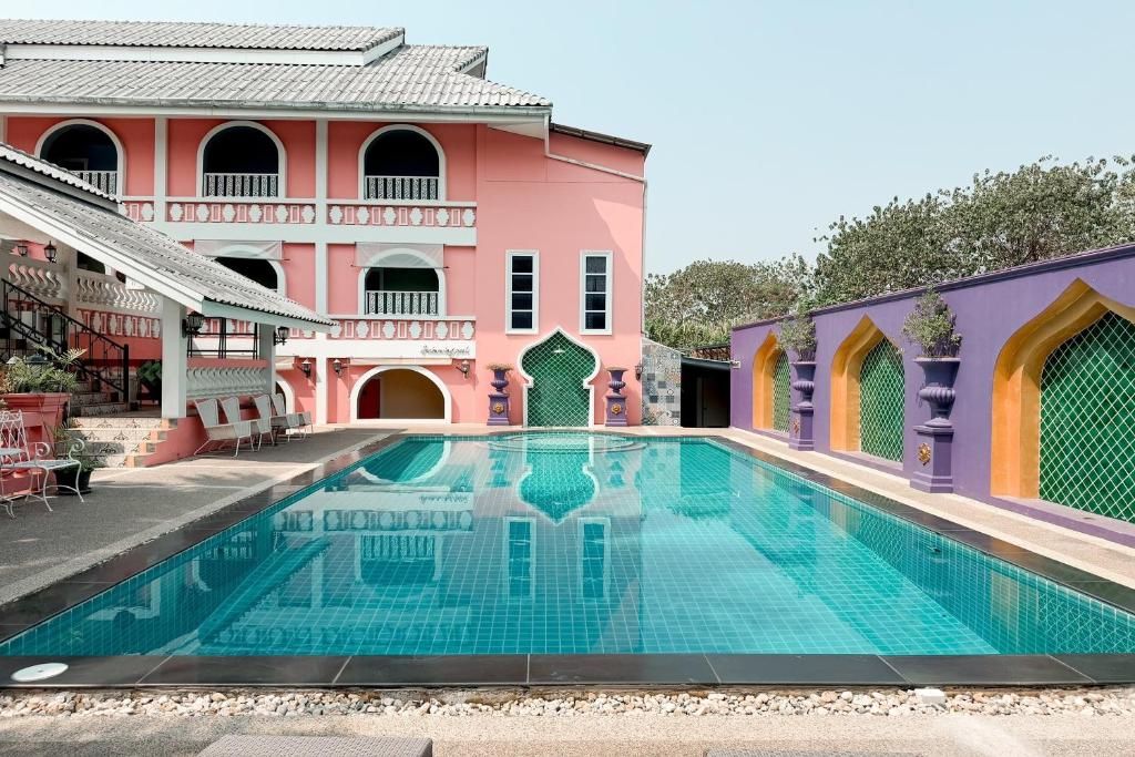 FREE HOTEL STAY: Top Rated 4-star Hotel In Chiang Rai, Thailand (Member ...