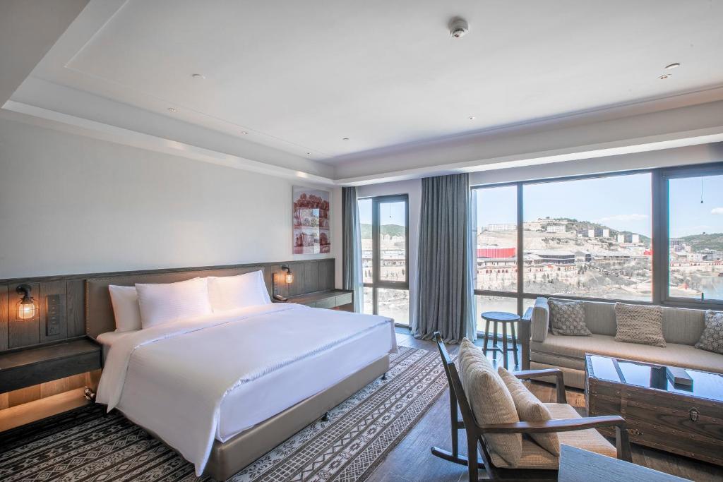 Yan’An, China: Luxury 5-star Wanda Jin Yan'an From Only US$48 / Night ...